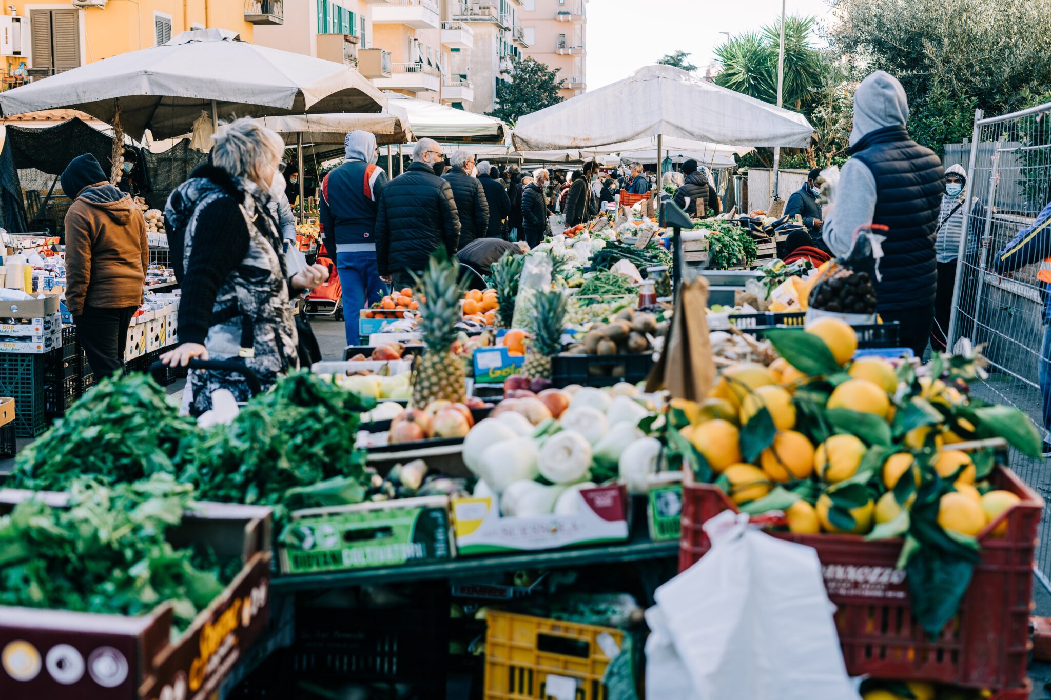 Shopping at Street Markets in Italy - Italy Beyond The Obvious